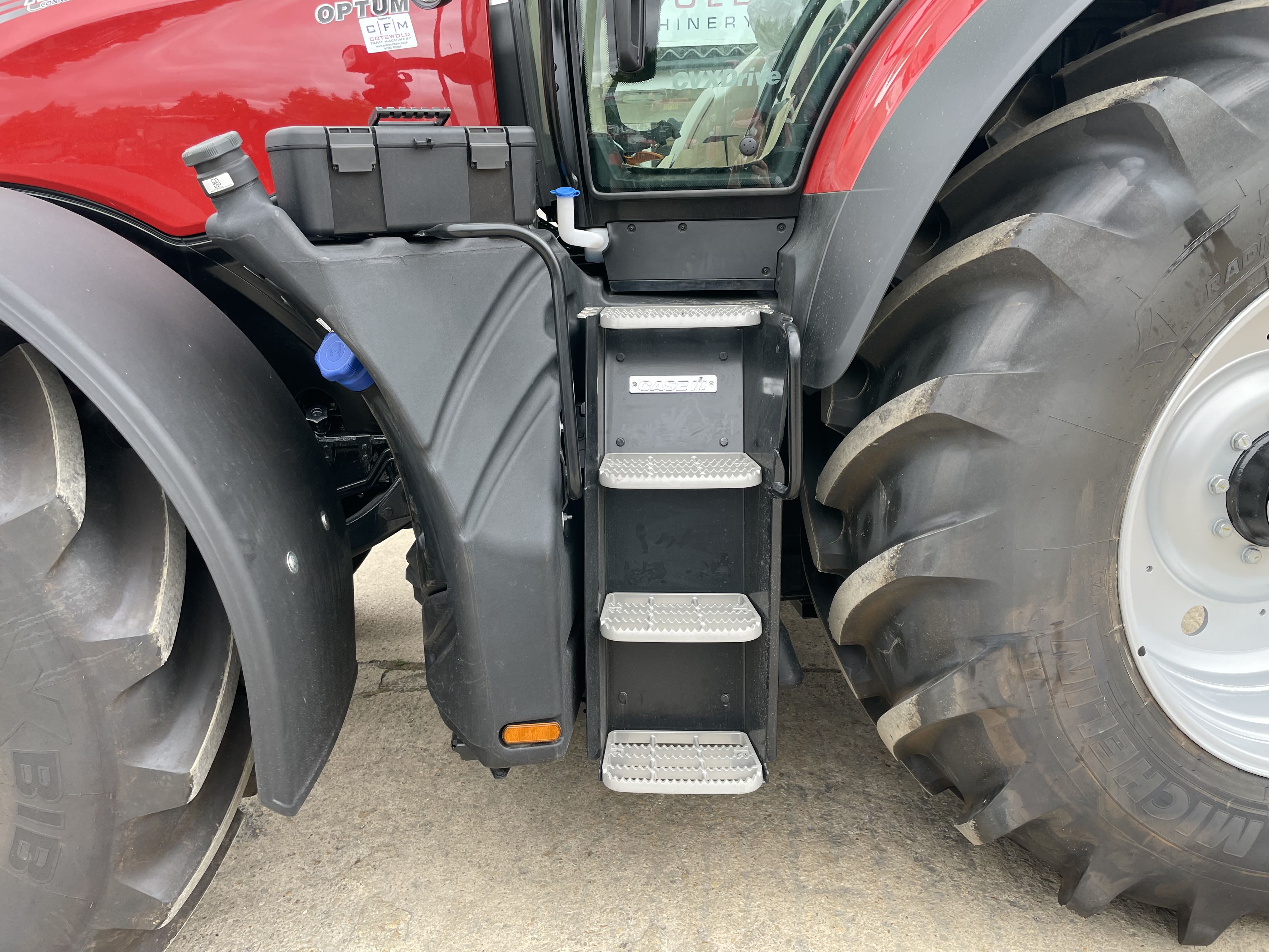 EX-DEMO Case IH Optum 300 AFS Connect » Cotswold Farm Machinery (CFM)
