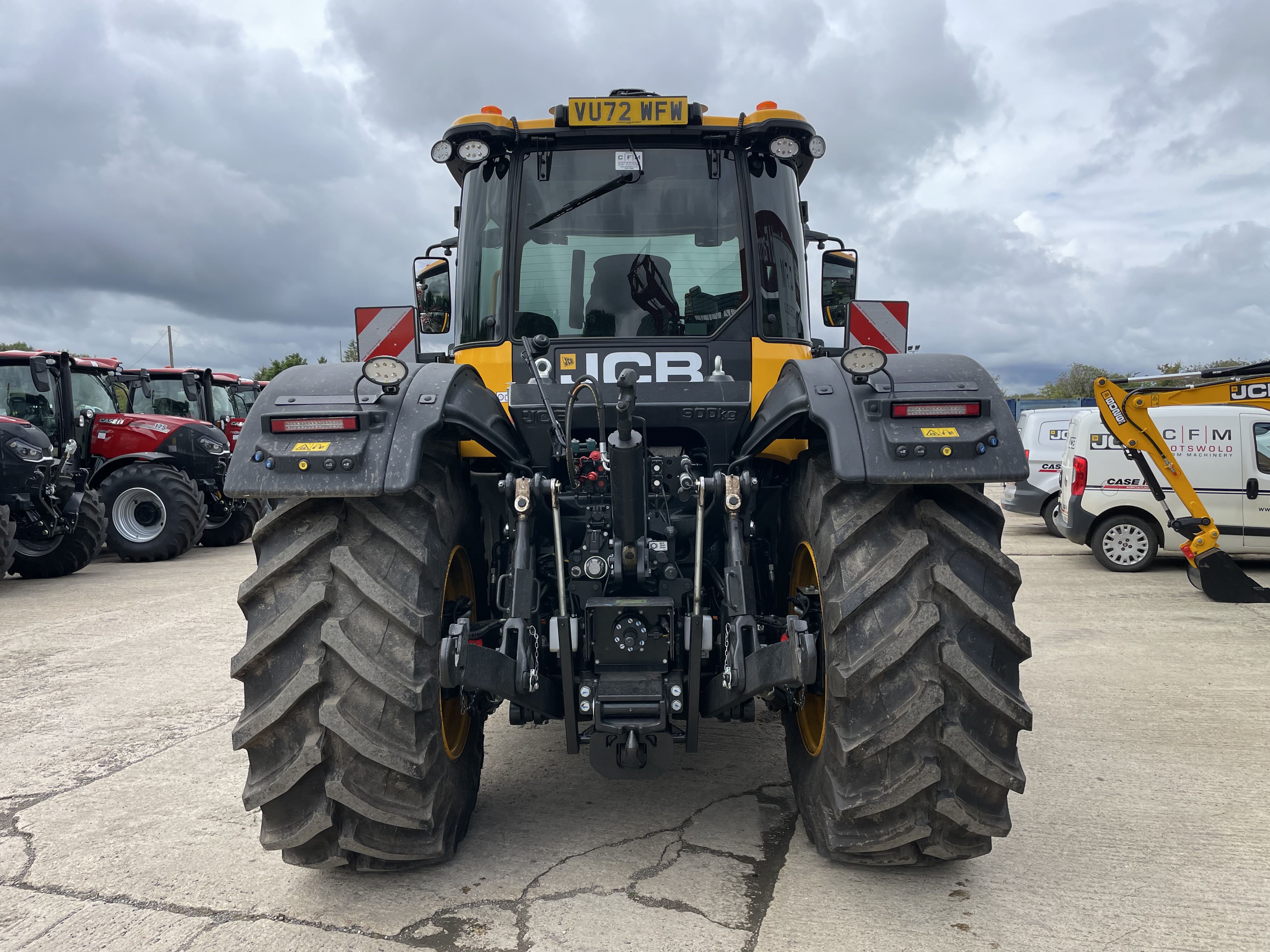 DEMO JCB Fastrac ICON 4220 » Cotswold Farm Machinery (CFM)