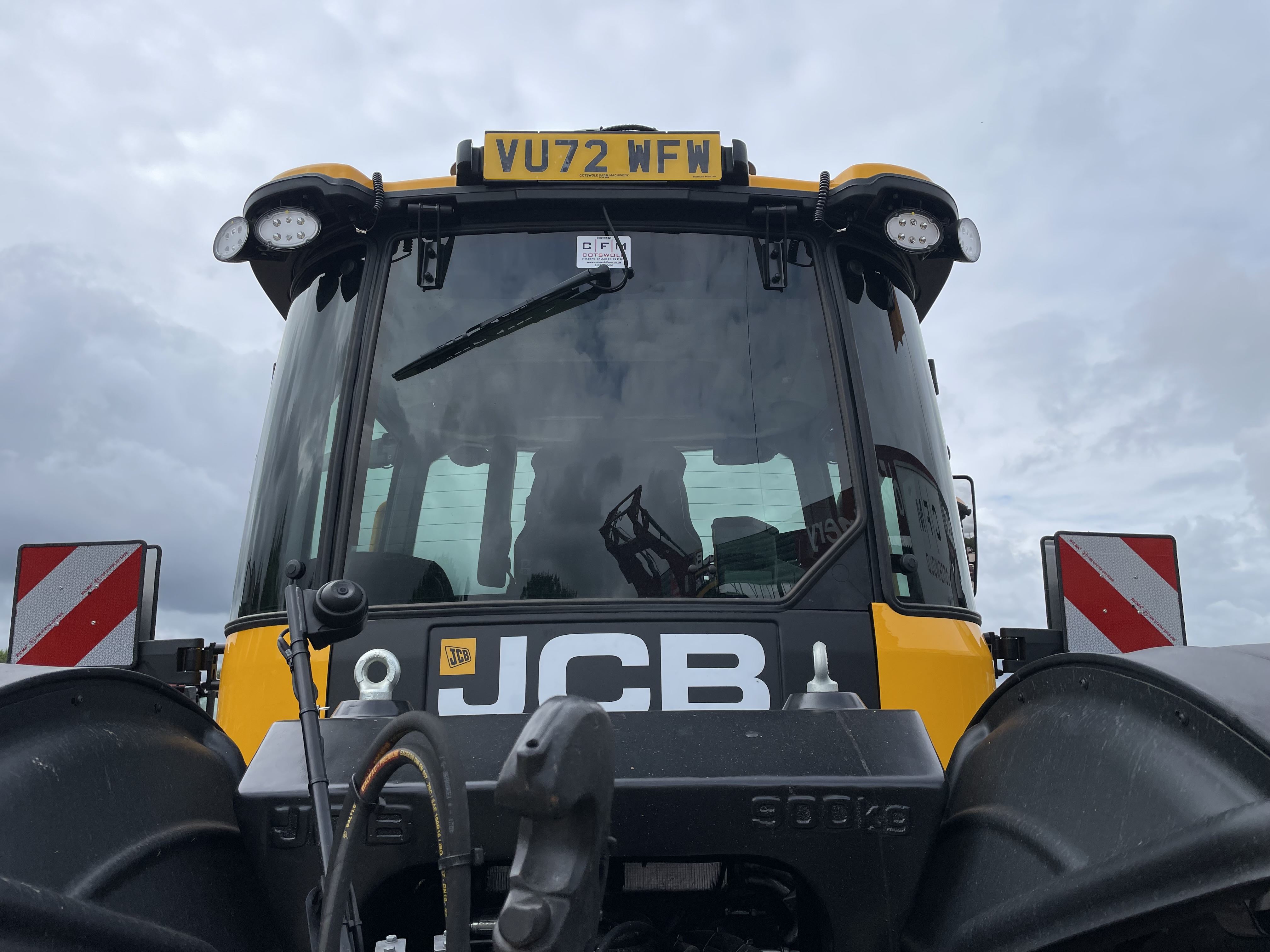 DEMO JCB Fastrac ICON 4220 » Cotswold Farm Machinery (CFM)
