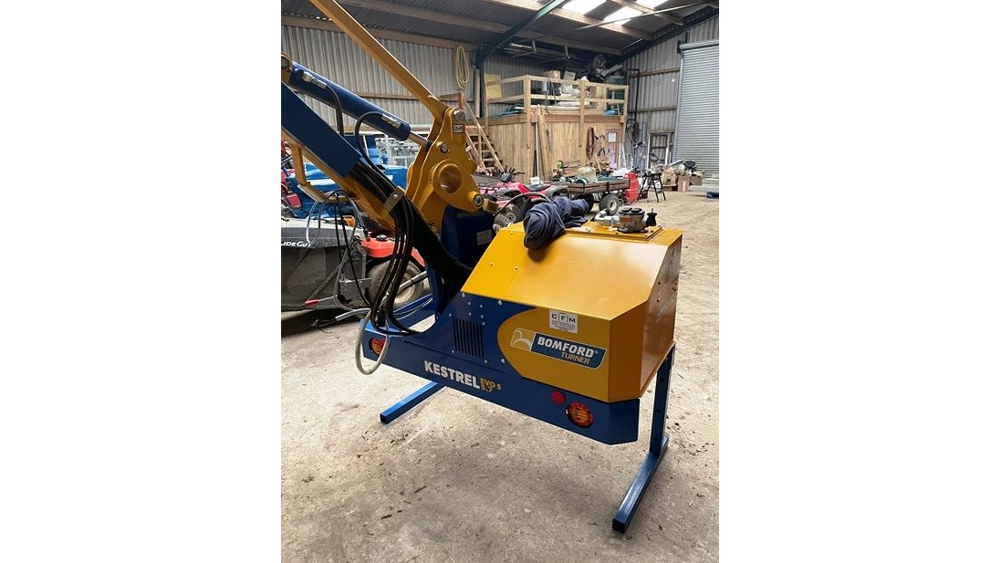 Bomford Kestrel 5.7 PowerPlus Evo S Hedge cutter » Cotswold Farm ...
